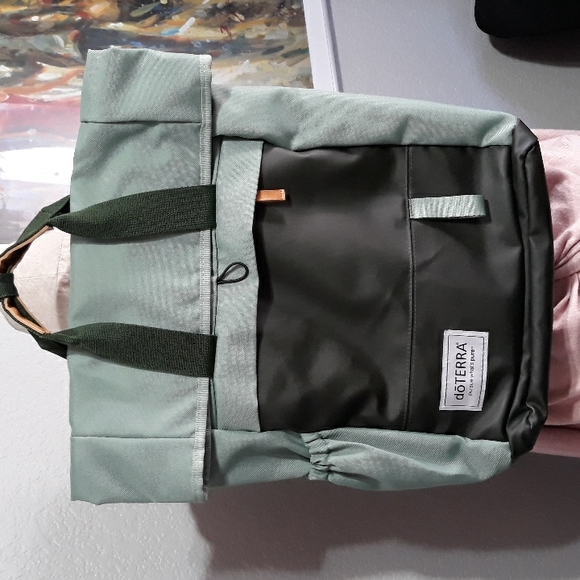 Doterra | Bags | Doterra 220 Convention Backpack | Poshmark